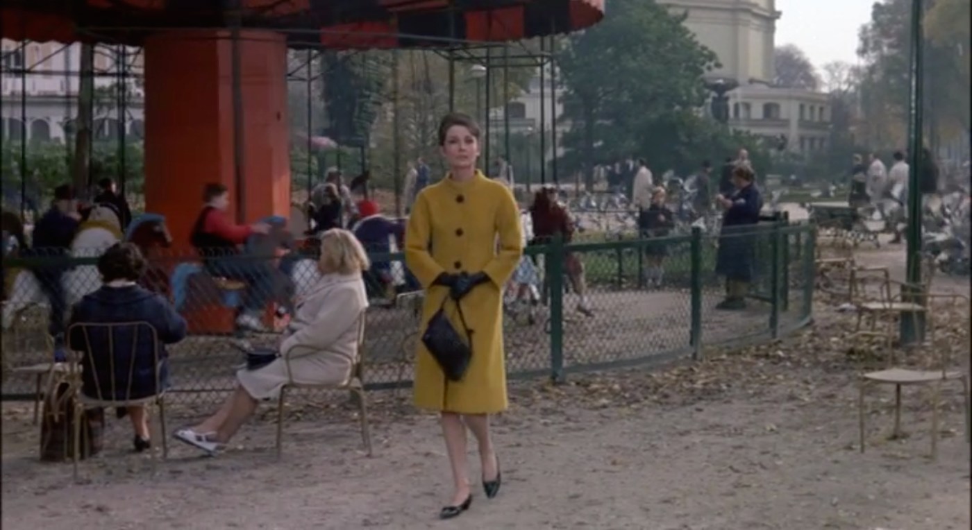 Charade carousel – The Blonde at the Film